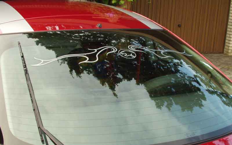 Arschgeweih? Nein, Heckscheiben-Tribal! - RedCougar.de